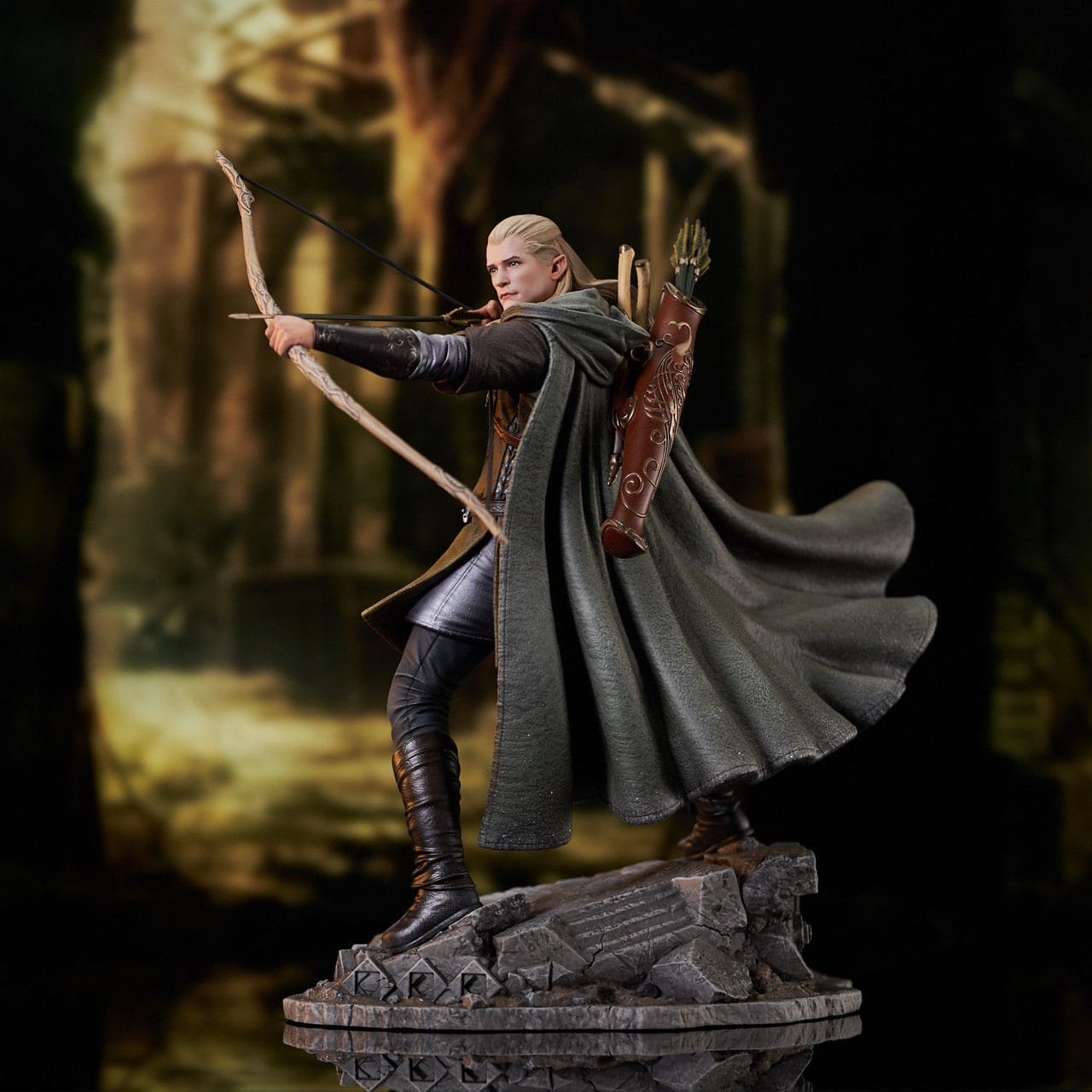 Lord of the Rings - Legolas Deluxe Gallery PVC soška 25 cm | Minotaur.cz
